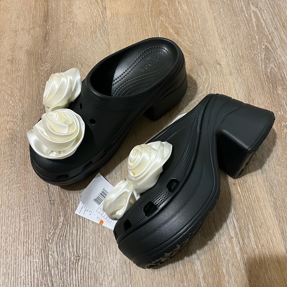 CROCS | Shoes | Nwt Crocs Siren Rosette Platform Clog Black Womens Size ...